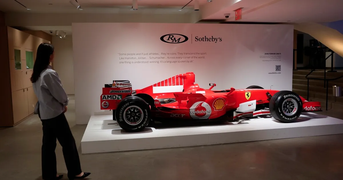 Un simbol al gloriei și tragediei: Monopostul Ferrari al lui Schumacher ...