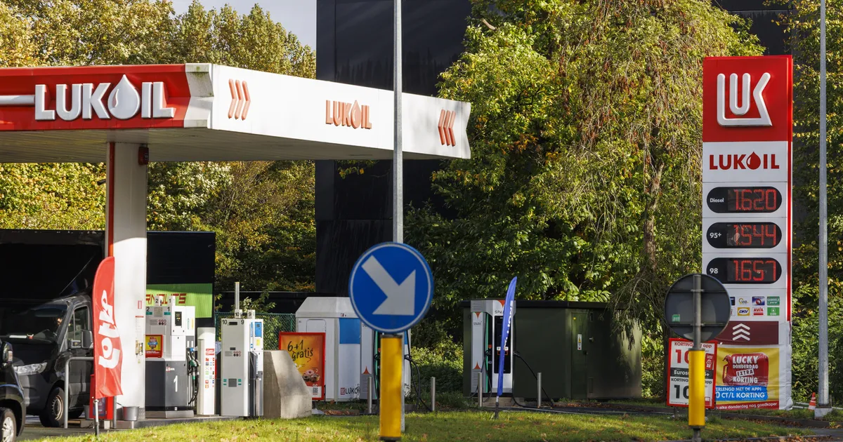 SUA cumpără LukOil din Bulgaria pentru prețul-record de 22.000.000.000 ...