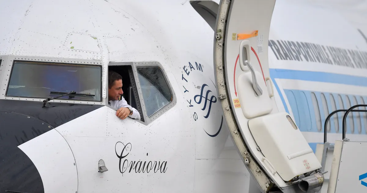 EXCLUSIV Pilot TAROM, în grevă: Zburăm și 7 zile consecutive. Salariile ...