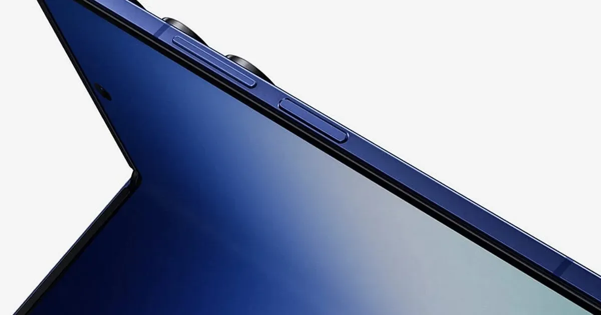 FOTO Primele imagini cu noul telefon pliabil Samsung Galaxy Z Fold7 ...