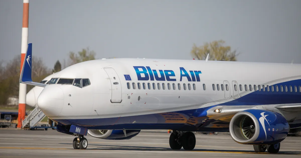 Se vând două avioane Blue Air. Prețul de pornire 238.250 de euro ...