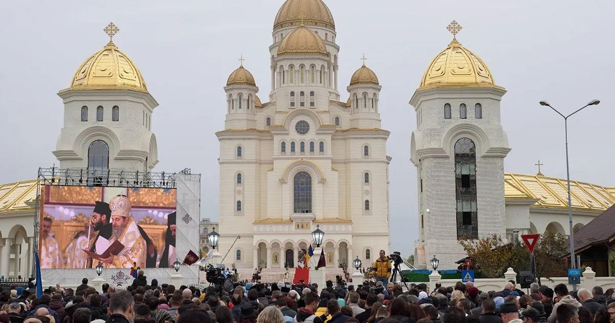VIDEO A fost sfințită Catedrala Mântuirii Neamului, cea mai mare ...