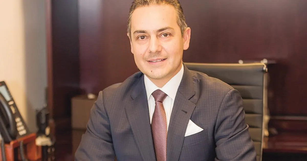 TOP 100 Gabriel Constantin, managerul de la Trump Hotels Chicago ...