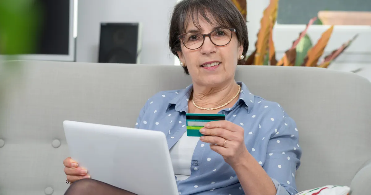 La ce bănci au intrat deja pensiile pe card? Când virează banii CEC ...