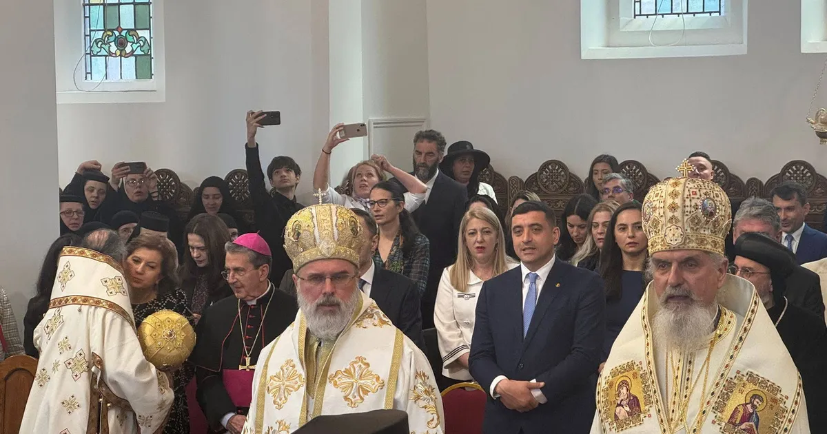 Marius Bostan despre Simion la Londra: S-a pus în primul rând. Selfie ...