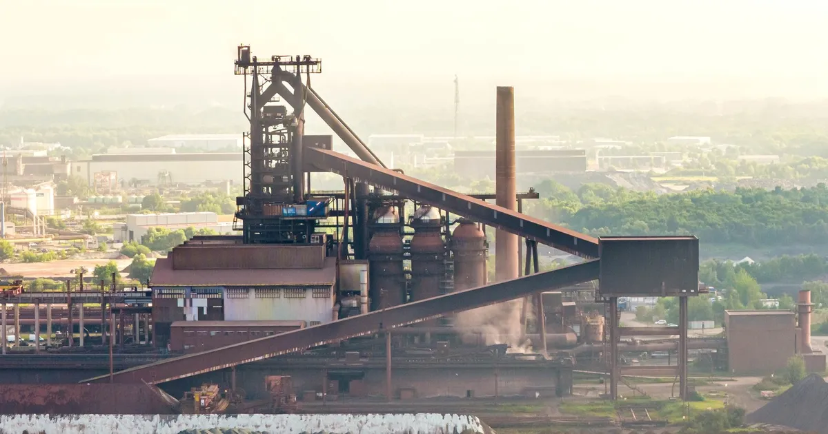 ArcelorMittal opreşte definitiv producţia la fabrica sa din Hunedoara ...
