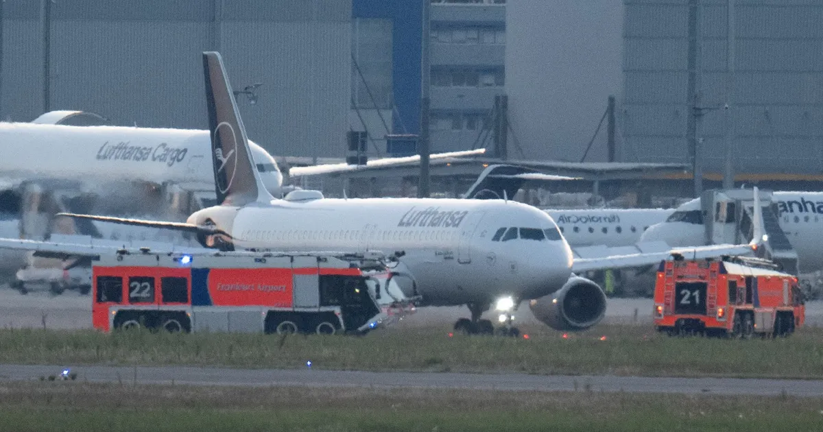 Avion adus la sol la scurt timp după decolare. Ce s-a întâmplat atât de ...