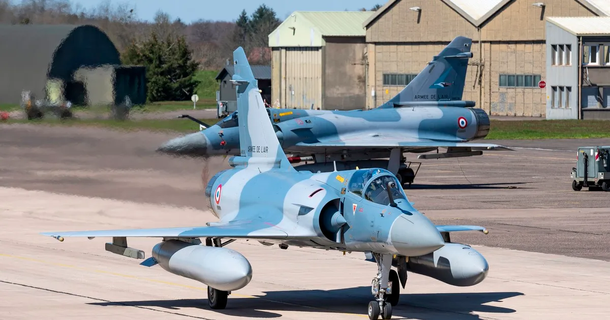 Război. Franța trimite primele avioane Mirage 2000-5 în Ucraina. Cum ...