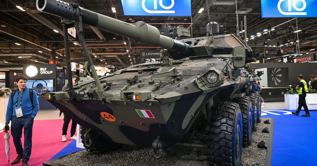 Italia cumpără distrugătoarele de tancuri Centauro II. Nimicesc țintele ...