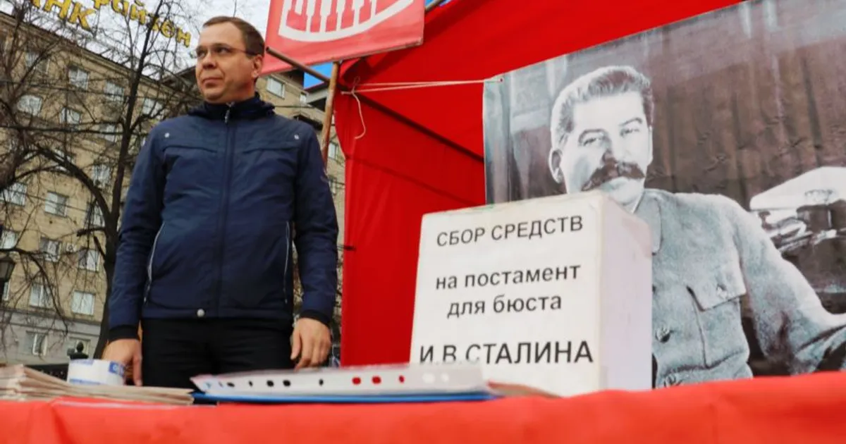 De ce s-au reapucat rușii să construiască statui cu Stalin • Newsweek ...