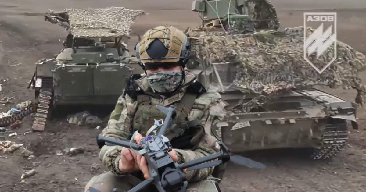 Tancul sovietic T-72, modificat cu sisteme de război electronic ...