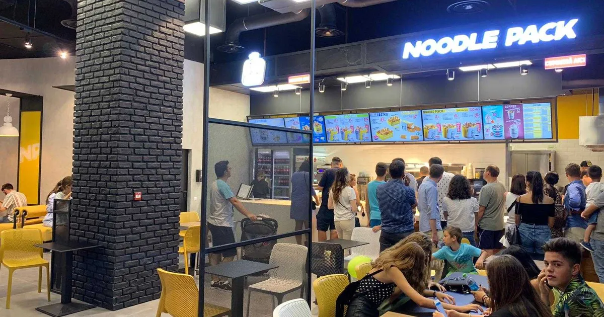 Un cunoscut lanț românesc de Fast-Food-uri, în insolvență. Are 36 de ...
