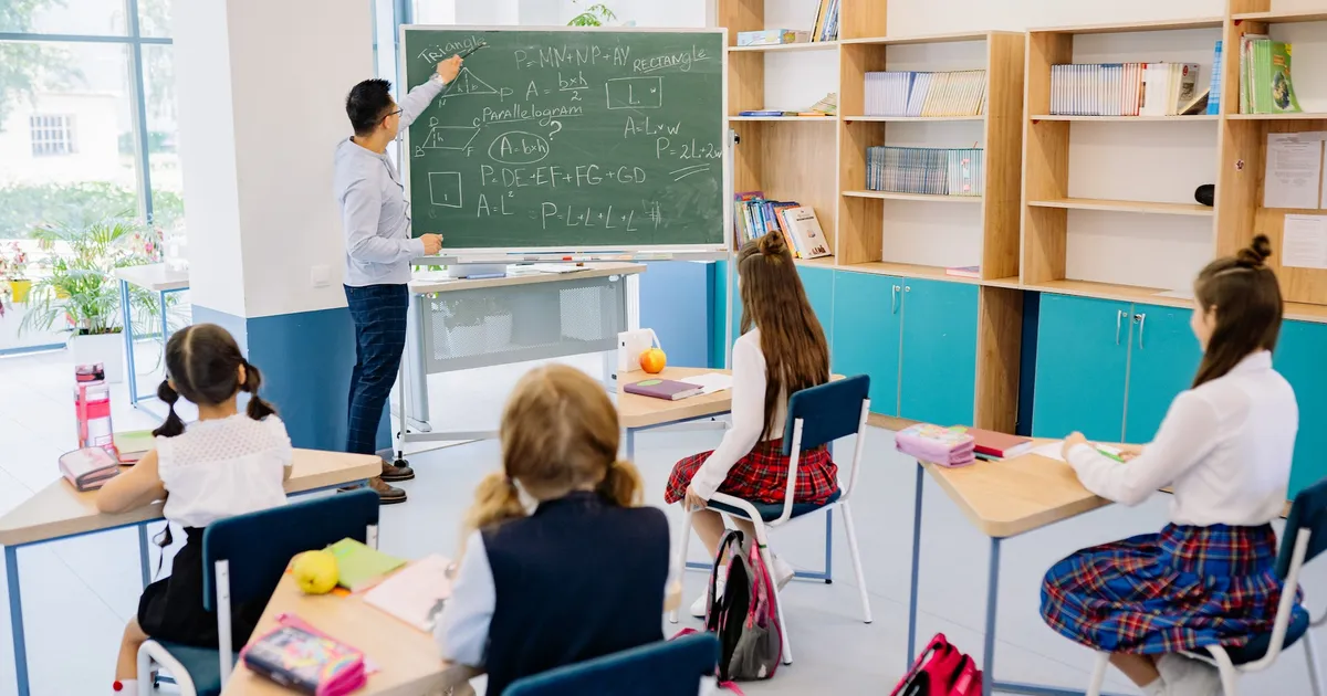 Ce salarii au profesorii în România față de cei din Franța, Bulgaria ...