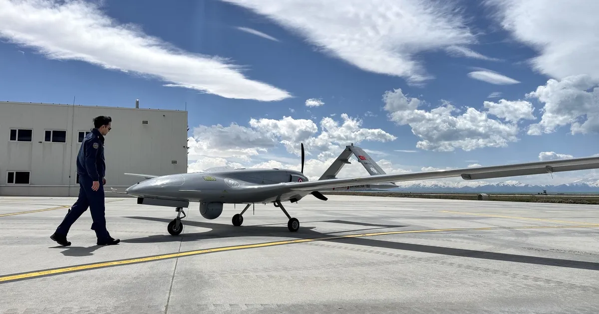 România se adaptează războiului modern și ia drone de 379.000.000 ...