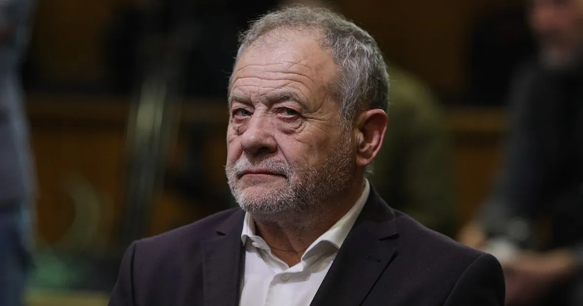 Baronul PSD Dumitru Buzatu prins când lua 1.2 milioame de lei mită. Are ...
