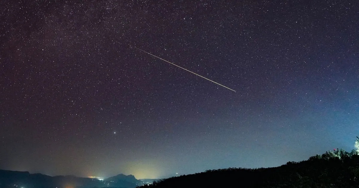 Spectacolul Perseidelor își atinge apogeul. Când pot fi văzute cele mai ...