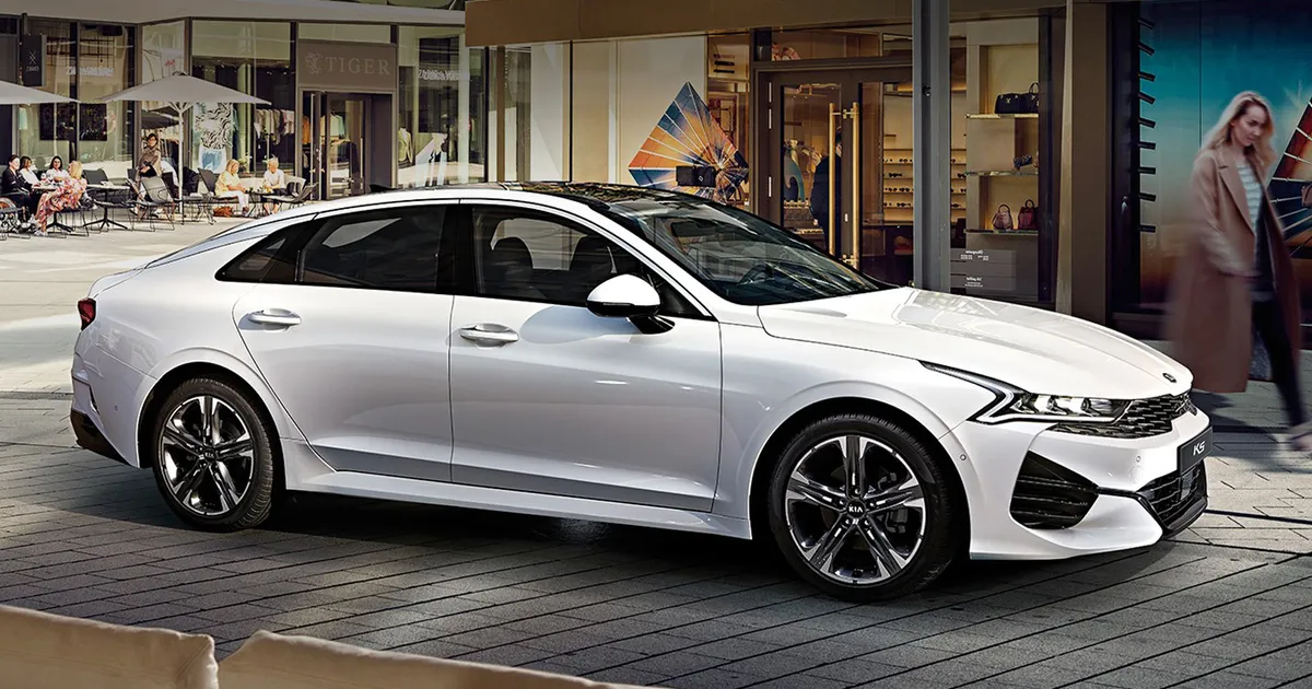 Kia K5 fastback ia locul sedanului Optima • Newsweek România