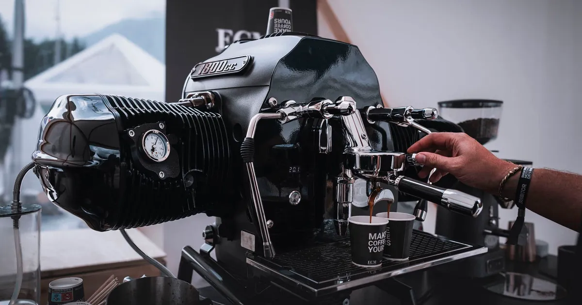 VIDEO Cel mai spectaculos și mai de fițe espressor de cafea! Costă 10. ...