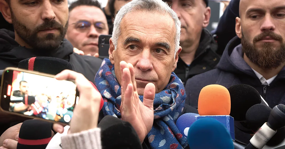 Fuziunea mafiei cu extremismul: Alegeri anulate în România. Unda de șoc ...