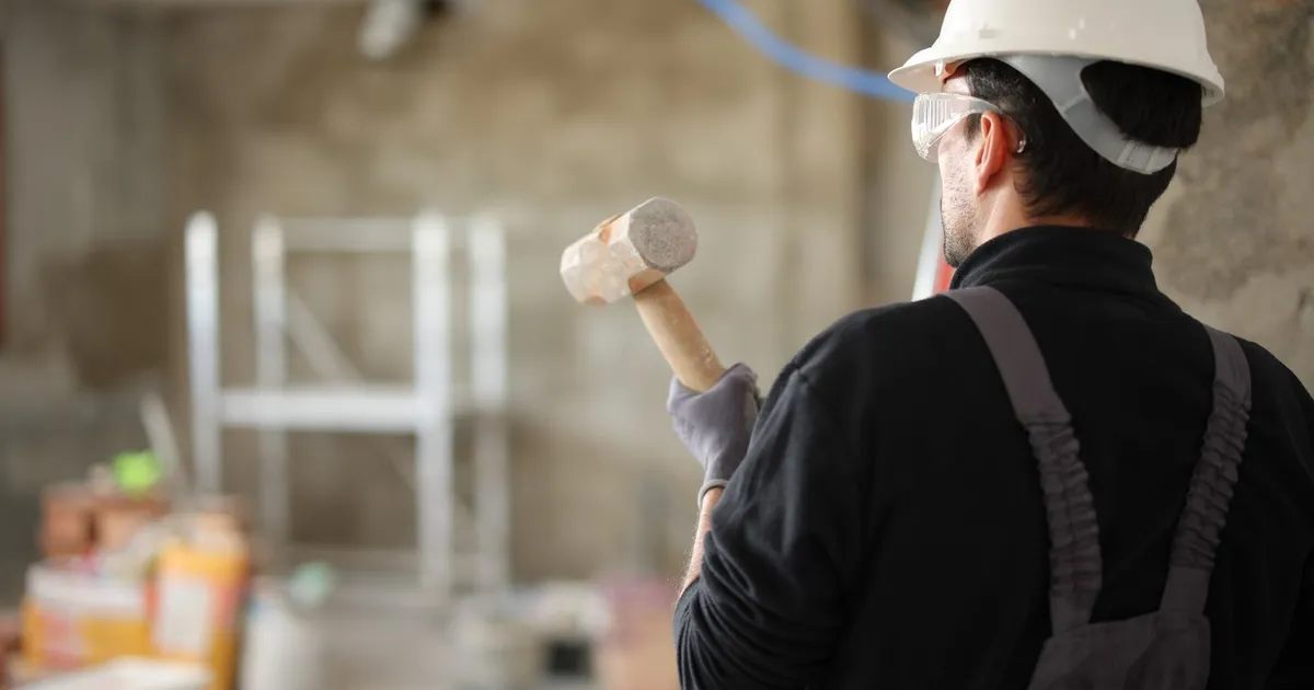 Craniu, găsit în perete, la renovarea unei case în 1978. Era la 130 km ...